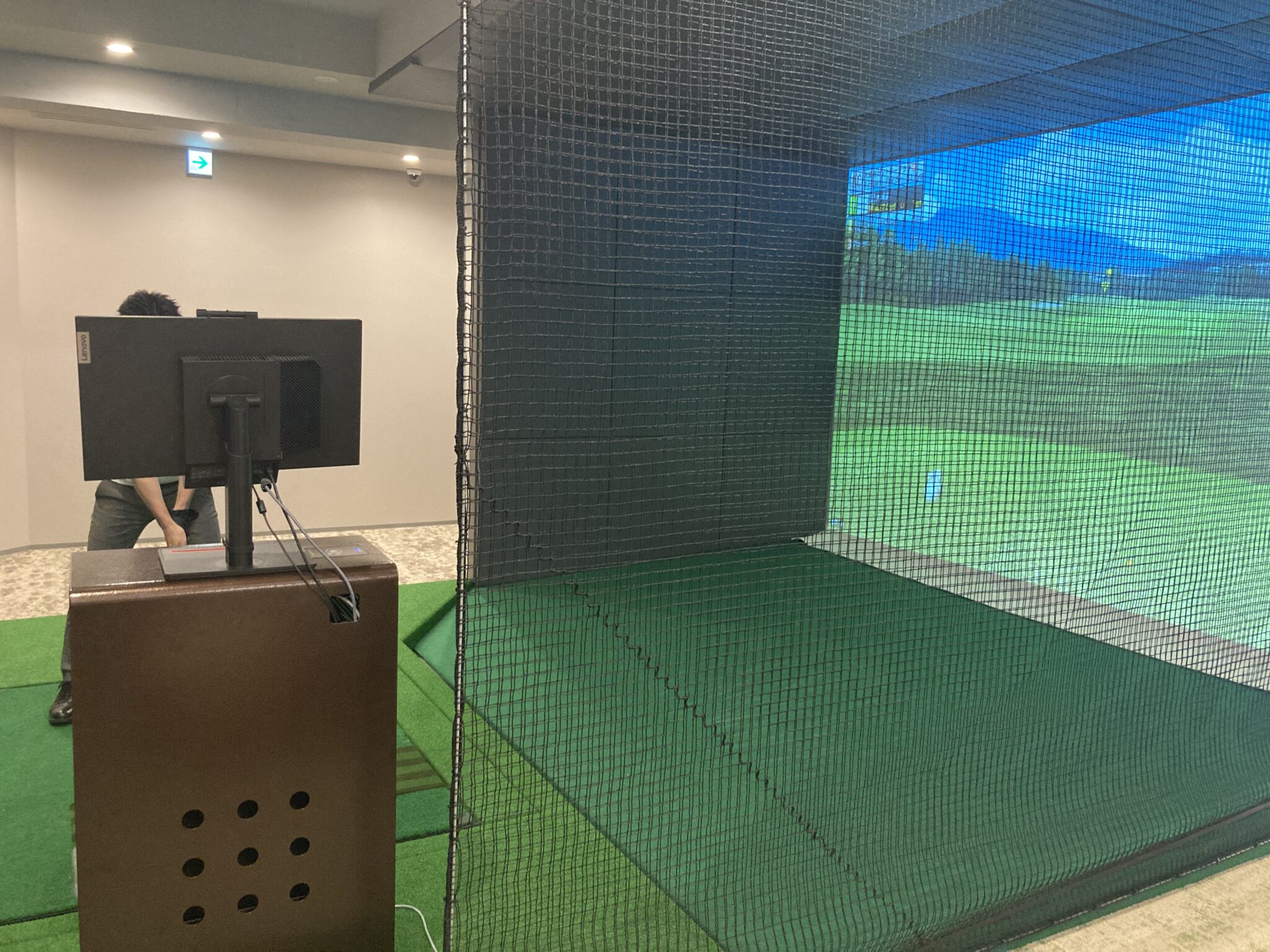 CMでも話題の室内ゴルフ｜『ACNゴルフ』がコスパ良すぎて最高な件 | チルメン.jp